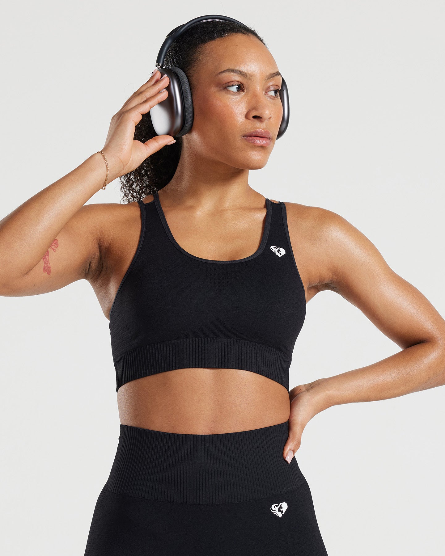 Black Seamless Sports Bra for Women | Women's Best